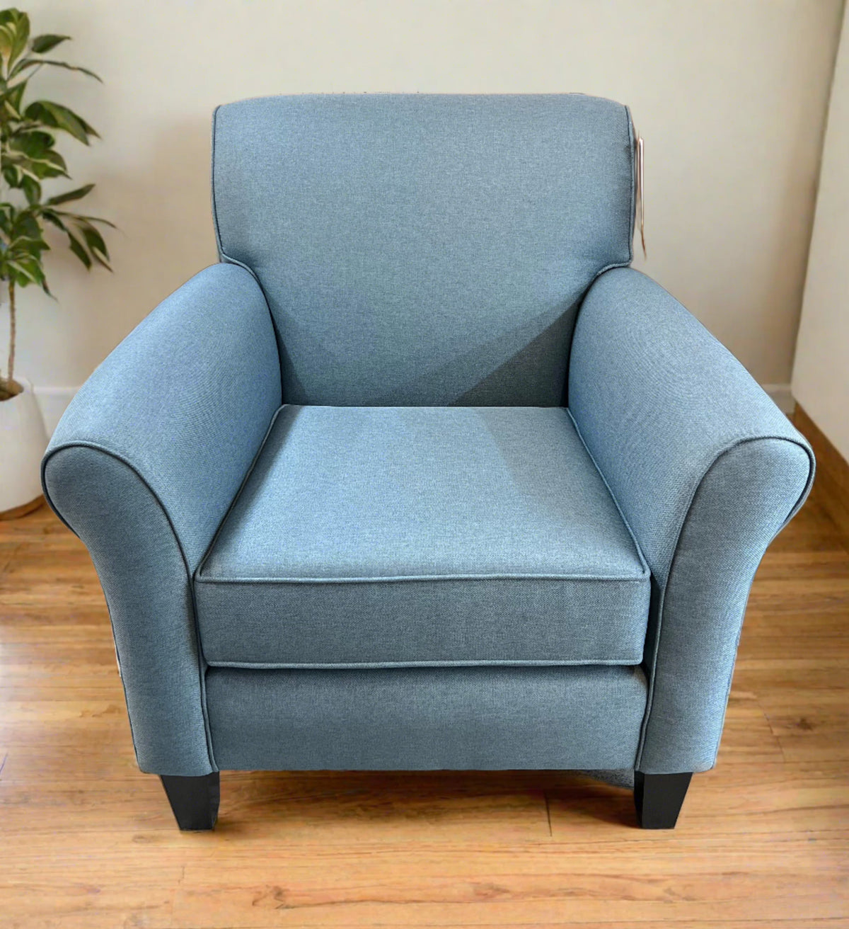 #315 Arm Chair — Osmond's Furniture